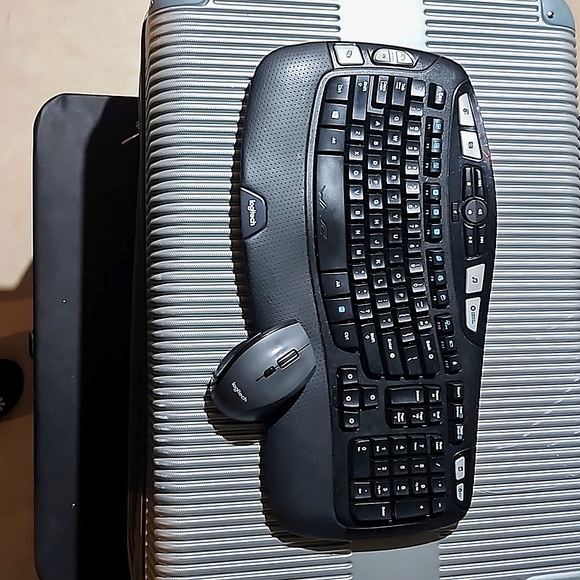 Logitech | Computers, Laptops & Parts | Computer Keyboard | Poshmark
